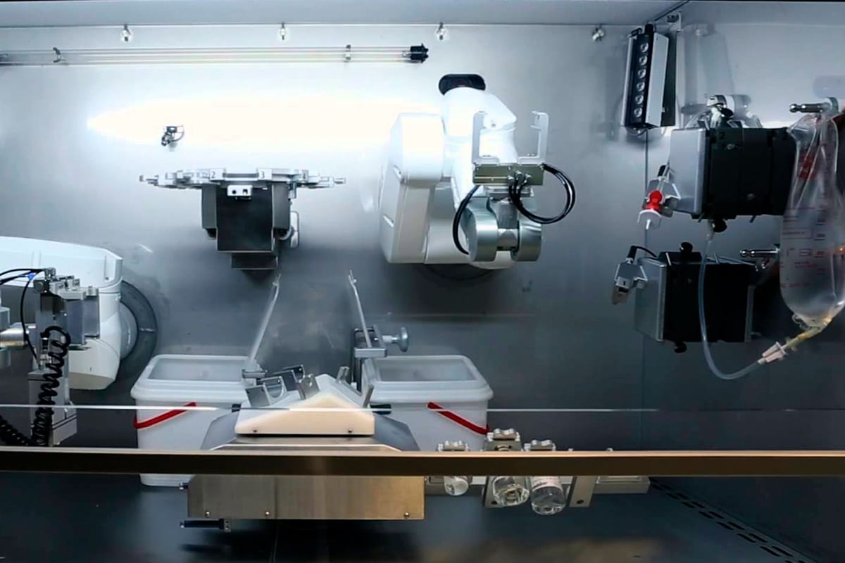 Robotic chemotherapy preparation | Onkologikoa